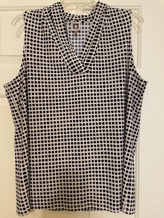 Anne Klein | Tops | 3 For 2sleeveless Dot Print Vneck Top Creamnavy ...